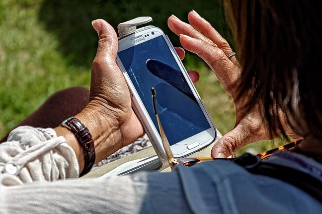 Cómo convertir tu viejo móvil o tablet en un libro electrónico ... Cómo convertir tu viejo móvil o tablet en un libro electrónico ...
