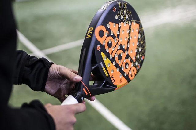 Cómo hacer una bandeja en pádel paso a paso - Ejercicio Doncomos.com