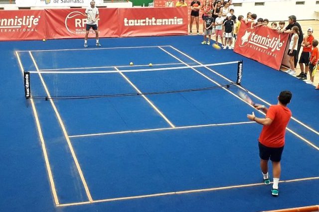 Cómo se juega al touchtennis - Ejercicio Doncomos.com