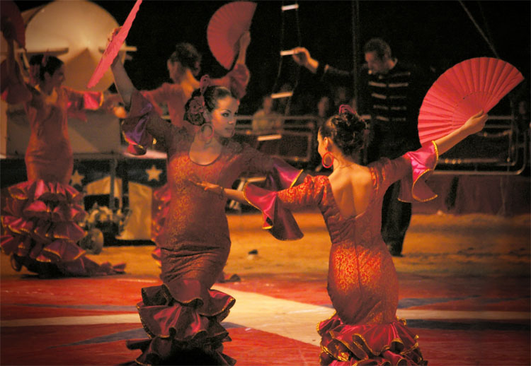 Cómo aprender a bailar sevillanas - 6 pasos - Fiesta Doncomos.com