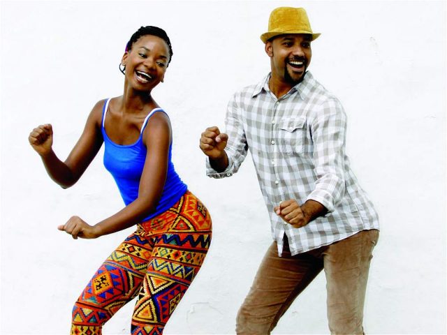 Cómo bailar salsa choke - 6 pasos - Fiesta Doncomos.com