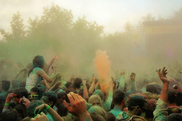Cómo organizar una Holi Party - Fiesta Doncomos.com